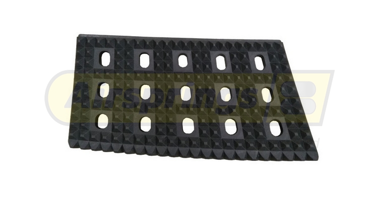 IVECO LH UPPER STEP PLATE (AS CAB)